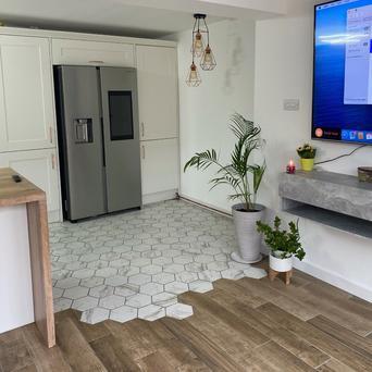 Mora™ Oak Tile | Topps Tiles