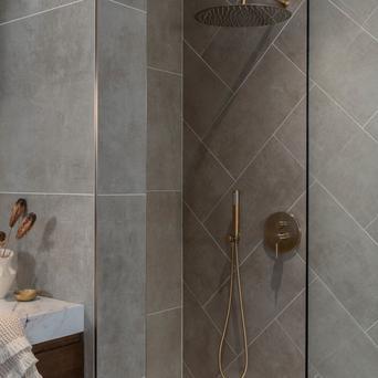 Kapital™ | Topps Tiles