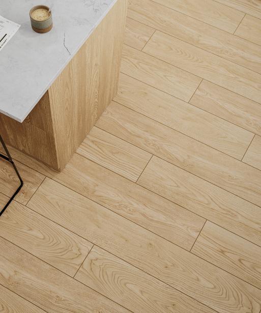 Skandi™ Oak Plank (121.5cm x 19.5cm) | Topps Tiles