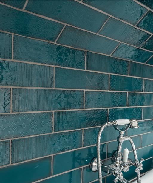 Lampas™ Peacock Pattern Tile | Topps Tiles