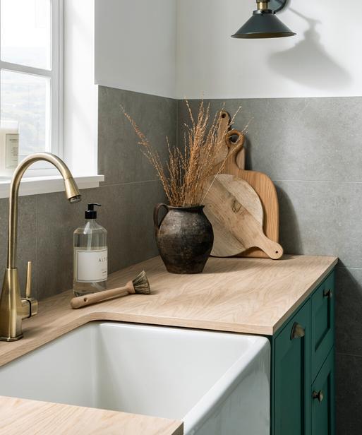 Essen™ Grey Tile (29.6cm x 59.5cm) | Topps Tiles