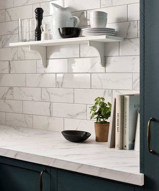 Linear Calacatta Gloss Tile (10cm x 30cm) | Topps Tiles