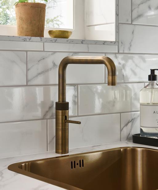 Linear Calacatta Matt Tile (10cm x 30cm) | Topps Tiles