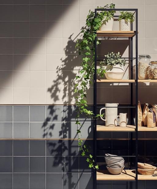 Matrix® Silver Gloss Tile (14.8cm x 14.8cm) | Topps Tiles