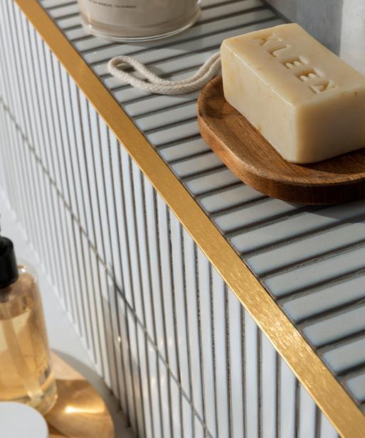 Pikko™ Antique White Mosaic Tile | Topps Tiles