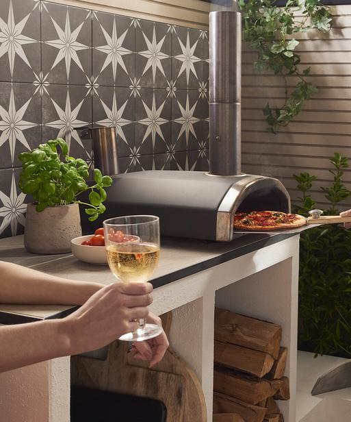 Statements™ Stello™ Black Tile | Topps Tiles